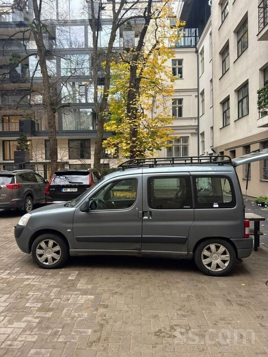 Grey Citroen Berlingo 2007 in Riga, with an engine capacity of 1.60 L and mileage of 70 thousand km for 2950 €, photo 1 on AUTOMOTO.COM.LV