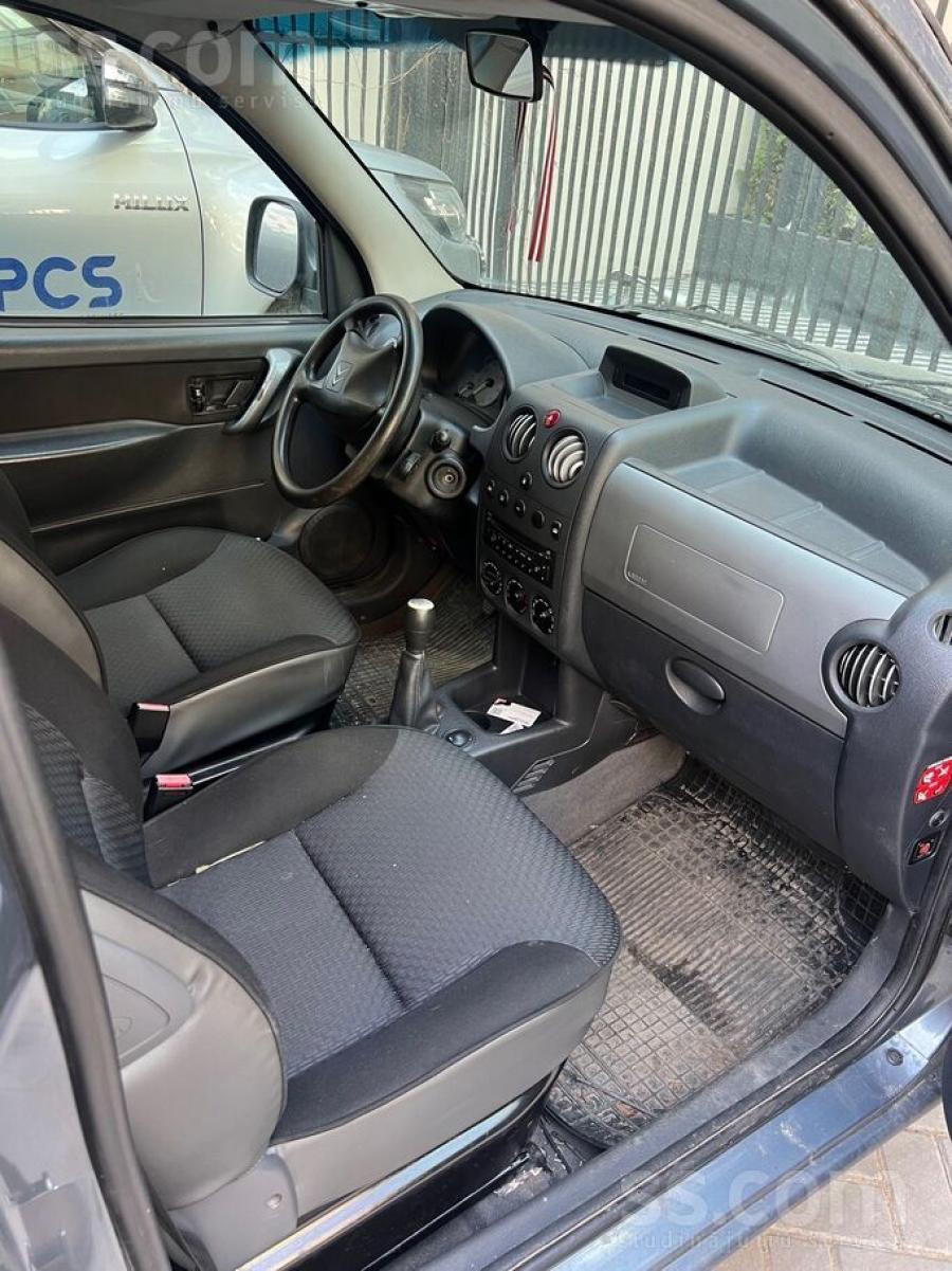 Grey Citroen Berlingo 2007 in Riga, with an engine capacity of 1.60 L and mileage of 70 thousand km for 2950 €, photo 7 on AUTOMOTO.COM.LV