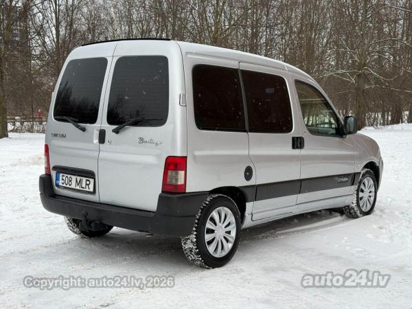 Pelēks Citroen Berlingo 2008 Tallina, ar dzinēja tilpumu 1.60 L un nobraukumu 327 tūkst. km par 1650 €, foto 4 vietnē AUTOMOTO.COM.LV