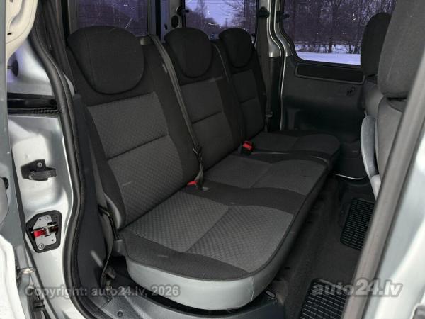 Pelēks Citroen Berlingo 2008 Tallina, ar dzinēja tilpumu 1.60 L un nobraukumu 327 tūkst. km par 1650 €, foto 10 vietnē AUTOMOTO.COM.LV