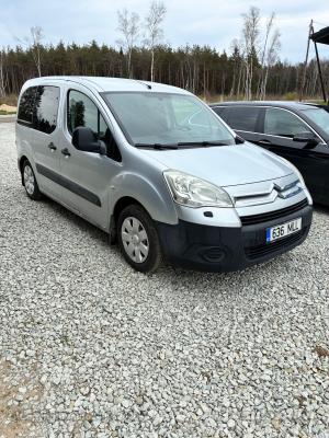 Pelēks Citroen Berlingo 2008 Tallina, ar dzinēja tilpumu 1.60 L un nobraukumu 275 tūkst. km par 2440 €, foto 3 vietnē AUTOMOTO.COM.LV