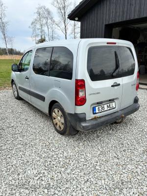 Pelēks Citroen Berlingo 2008 Tallina, ar dzinēja tilpumu 1.60 L un nobraukumu 275 tūkst. km par 2440 €, foto 6 vietnē AUTOMOTO.COM.LV