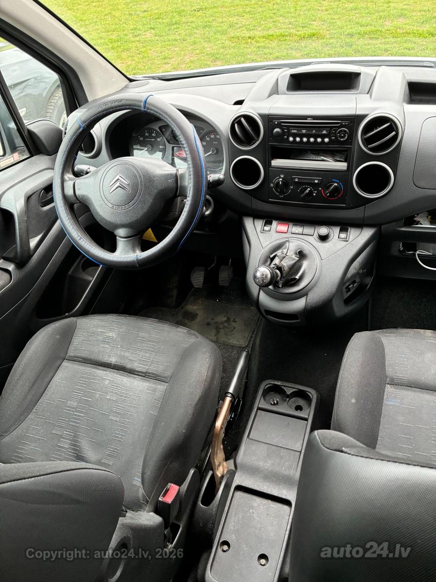Pelēks Citroen Berlingo 2008 Tallina, ar dzinēja tilpumu 1.60 L un nobraukumu 275 tūkst. km par 2440 €, foto 7 vietnē AUTOMOTO.COM.LV
