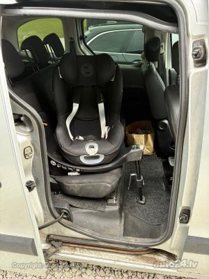 Pelēks Citroen Berlingo 2008 Tallina, ar dzinēja tilpumu 1.60 L un nobraukumu 275 tūkst. km par 2440 €, foto 9 vietnē AUTOMOTO.COM.LV