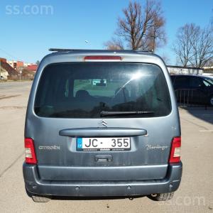 Pelēks Citroen Berlingo 2008 Jelgava, ar dzinēja tilpumu 1.60 L un nobraukumu 325 tūkst. km par 1900 €, foto 5 vietnē AUTOMOTO.COM.LV