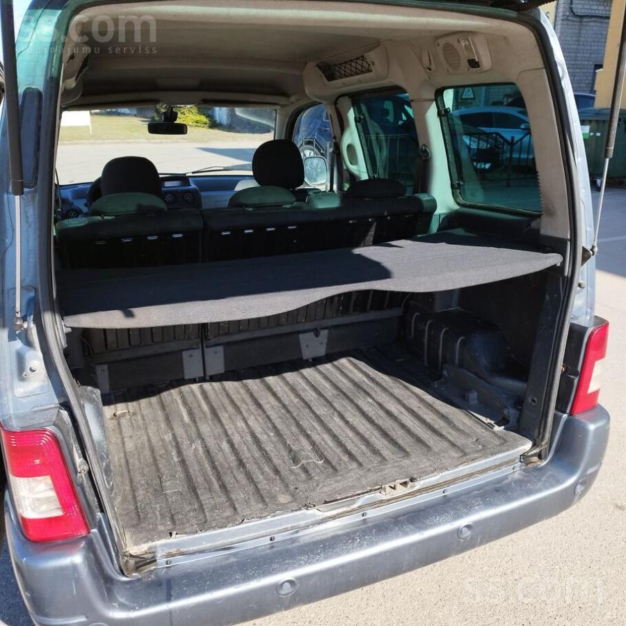 Pelēks Citroen Berlingo 2008 Jelgava, ar dzinēja tilpumu 1.60 L un nobraukumu 325 tūkst. km par 1900 €, foto 6 vietnē AUTOMOTO.COM.LV
