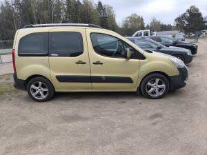 Grey Citroen Berlingo 2008 in Vilnius, with an engine capacity of 1.60 L and mileage of 204 thousand km for 2650 €, photo 4 on AUTOMOTO.COM.LV