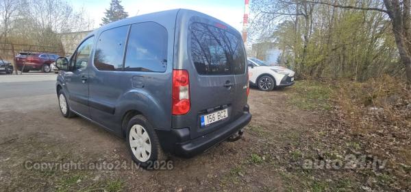 Pelēks Citroen Berlingo 2010 Tallina, ar dzinēja tilpumu 1.60 L un nobraukumu 360 tūkst. km par 2450 €, foto 3 vietnē AUTOMOTO.COM.LV