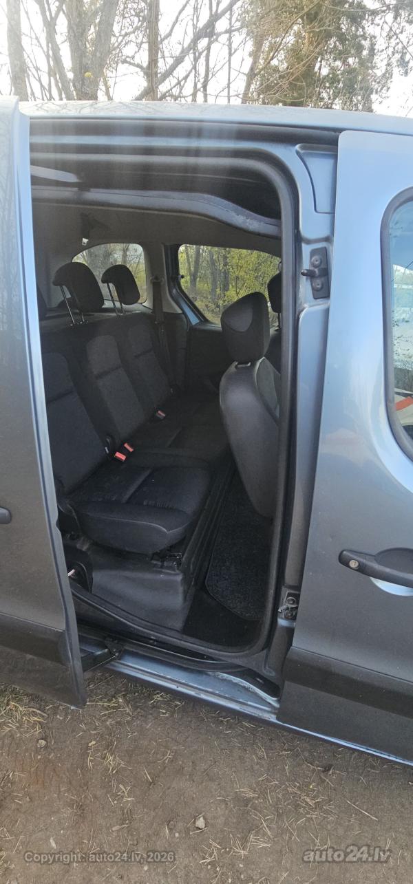 Pelēks Citroen Berlingo 2010 Tallina, ar dzinēja tilpumu 1.60 L un nobraukumu 360 tūkst. km par 2450 €, foto 6 vietnē AUTOMOTO.COM.LV