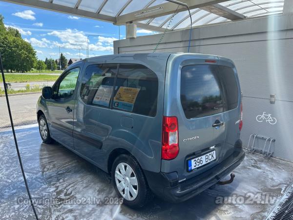 Pelēks Citroen Berlingo 2010 Tallina, ar dzinēja tilpumu 1.60 L un nobraukumu 320 tūkst. km par 1800 €, foto 3 vietnē AUTOMOTO.COM.LV