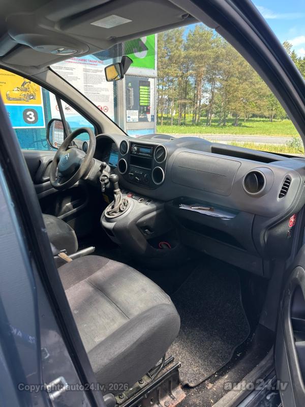 Pelēks Citroen Berlingo 2010 Tallina, ar dzinēja tilpumu 1.60 L un nobraukumu 320 tūkst. km par 1800 €, foto 7 vietnē AUTOMOTO.COM.LV