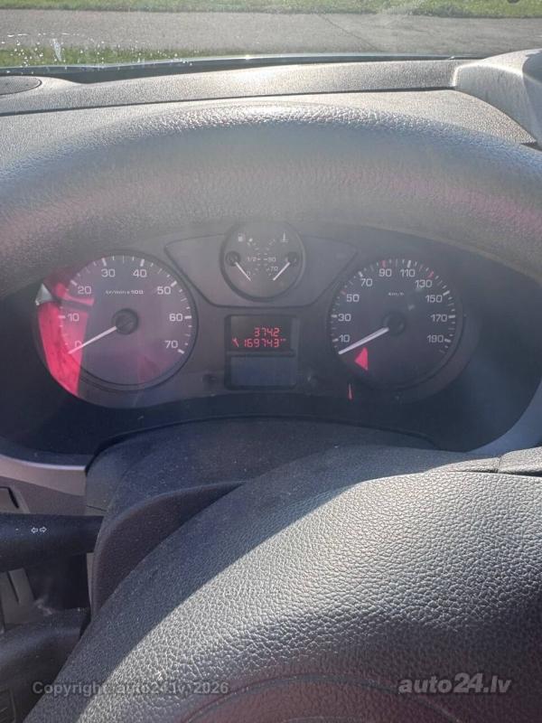 Pelēks Citroen Berlingo 2012 Tallina, ar dzinēja tilpumu 1.60 L un nobraukumu 170 tūkst. km par 4900 €, foto 6 vietnē AUTOMOTO.COM.LV