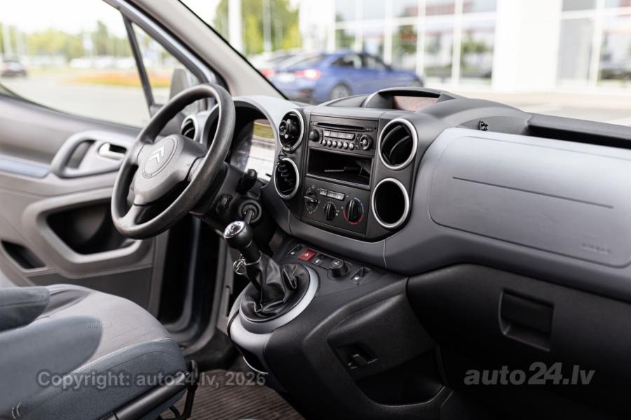 Pelēks Citroen Berlingo 2012 Tallina, ar dzinēja tilpumu 1.60 L un nobraukumu 170 tūkst. km par 4999 €, foto 11 vietnē AUTOMOTO.COM.LV