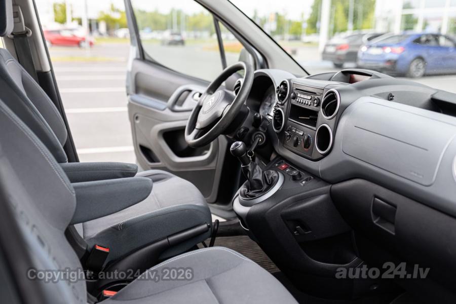 Pelēks Citroen Berlingo 2012 Tallina, ar dzinēja tilpumu 1.60 L un nobraukumu 170 tūkst. km par 4999 €, foto 12 vietnē AUTOMOTO.COM.LV