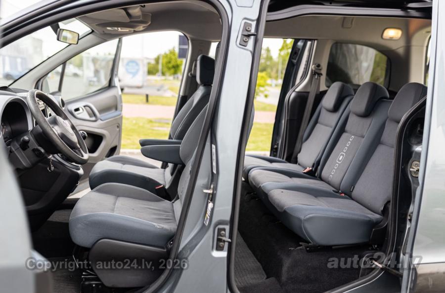 Pelēks Citroen Berlingo 2012 Tallina, ar dzinēja tilpumu 1.60 L un nobraukumu 170 tūkst. km par 4999 €, foto 15 vietnē AUTOMOTO.COM.LV
