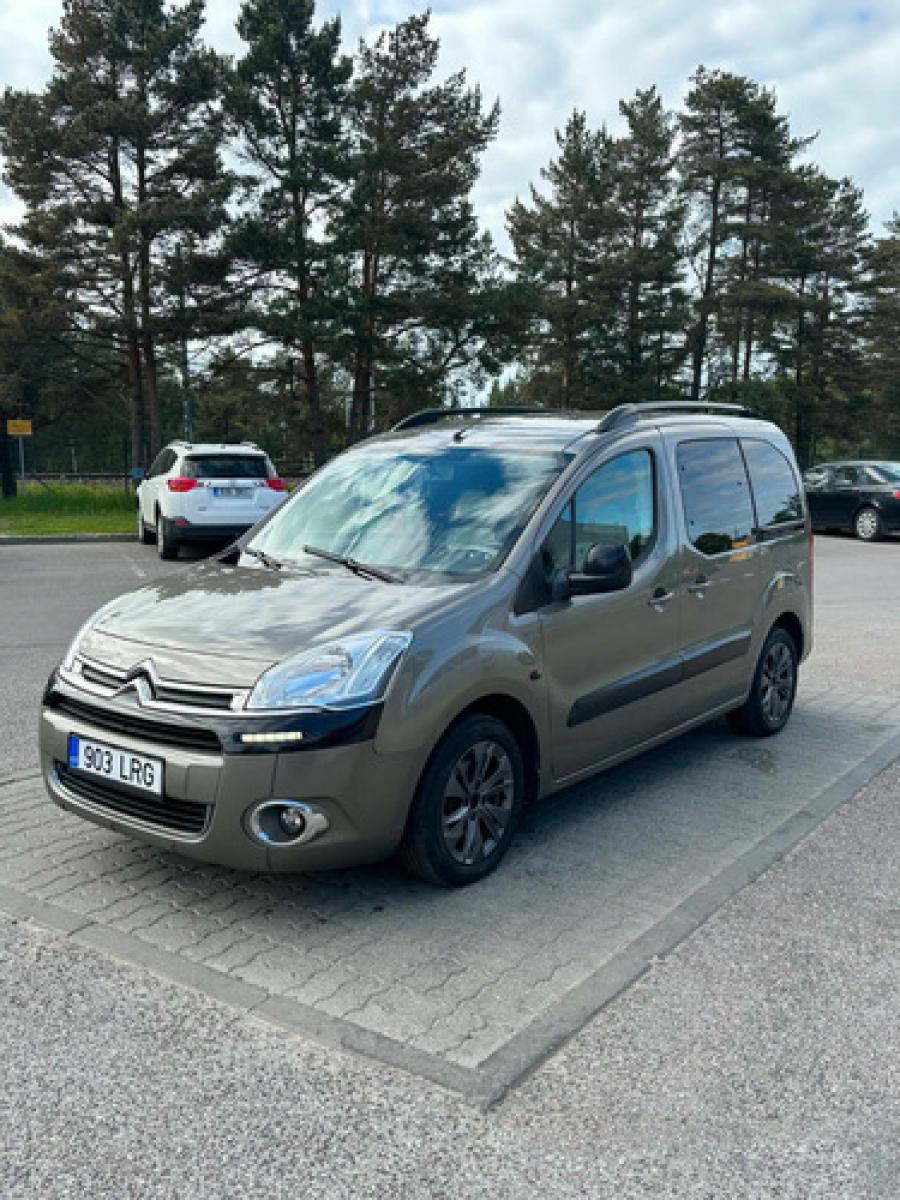 Grey Citroen Berlingo 2012 in Maardu, with an engine capacity of 1.60 L and mileage of 230 thousand km for 3800 €, photo 1 on AUTOMOTO.COM.LV