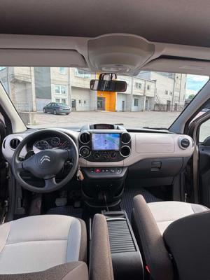 Grey Citroen Berlingo 2012 in Maardu, with an engine capacity of 1.60 L and mileage of 230 thousand km for 3800 €, photo 7 on AUTOMOTO.COM.LV