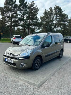 Grey Citroen Berlingo 2012 in Maardu, with an engine capacity of 1.60 L and mileage of 230 thousand km for 3800 €, photo 10 on AUTOMOTO.COM.LV
