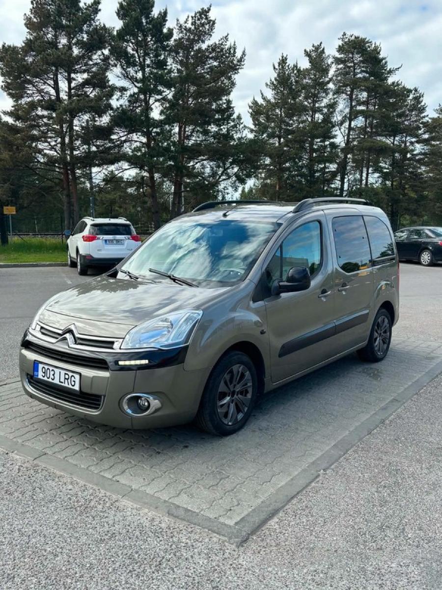 Grey Citroen Berlingo 2012 in Maardu, with an engine capacity of 1.60 L and mileage of 230 thousand km for 3800 €, photo 10 on AUTOMOTO.COM.LV