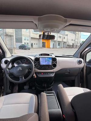 Grey Citroen Berlingo 2012 in Maardu, with an engine capacity of 1.60 L and mileage of 230 thousand km for 3800 €, photo 15 on AUTOMOTO.COM.LV
