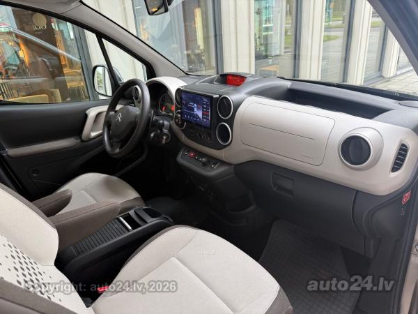 Grey Citroen Berlingo 2012 in Tallinn, with an engine capacity of 1.60 L and mileage of 230 thousand km for 4900 €, photo 10 on AUTOMOTO.COM.LV