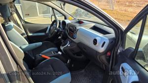 Pelēks Citroen Berlingo 2013 Tallina, ar dzinēja tilpumu 1.60 L un nobraukumu 131 tūkst. km par 5499 €, foto 9 vietnē AUTOMOTO.COM.LV