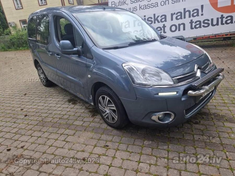 Grey Citroen Berlingo 2013 in Tallinn, with an engine capacity of 1.60 L and mileage of 368 thousand km for 2999 €, photo 3 on AUTOMOTO.COM.LV