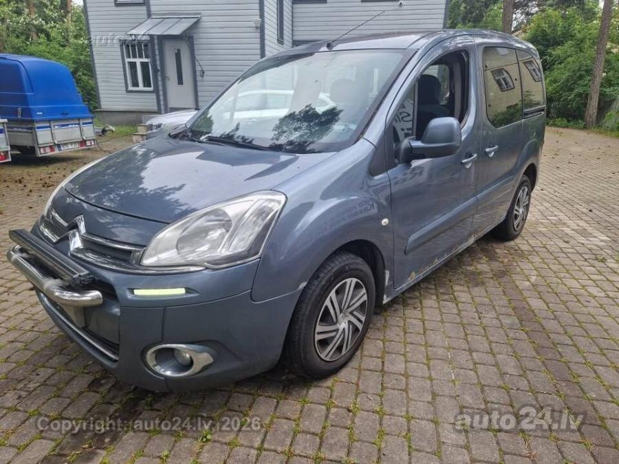 Grey Citroen Berlingo 2013 in Tallinn, with an engine capacity of 1.60 L and mileage of 368 thousand km for 2999 €, photo 4 on AUTOMOTO.COM.LV