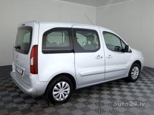 Pelēks Citroen Berlingo 2013 Tallina, ar dzinēja tilpumu 1.60 L un nobraukumu 210 tūkst. km par 2999 €, foto 4 vietnē AUTOMOTO.COM.LV