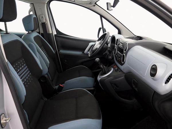 Grey Citroen Berlingo 2013 in Tallinn, with an engine capacity of 1.60 L and mileage of 210 thousand km for 2999 €, photo 6 on AUTOMOTO.COM.LV