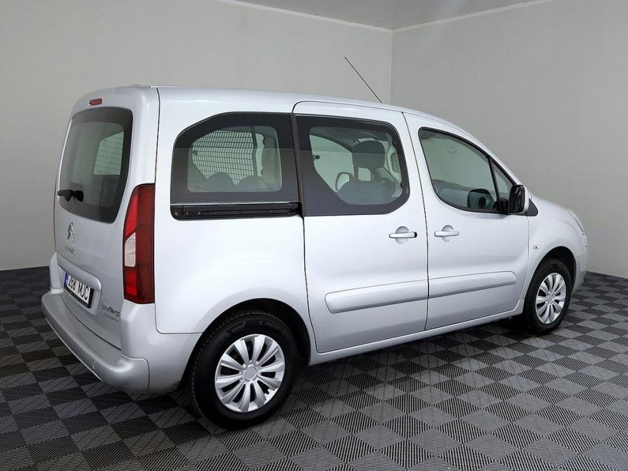 Grey Citroen Berlingo 2013 in Tallinn, with an engine capacity of 1.60 L and mileage of 210 thousand km for 2999 €, photo 11 on AUTOMOTO.COM.LV