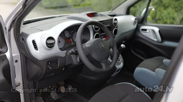 Ситроен Берлинго 2013 в Таллин на AUTOMOTO.COM.LV Серый Ситроен Берлинго 2013 в Таллин, объемом двигателя 1.60 л и пробегом 246 тыс. км за 3450 €, фото 7 на AUTOMOTO.COM.LV