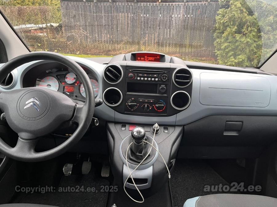 Pelēks Citroen Berlingo 2014 Tartu, ar dzinēja tilpumu 1.60 L un nobraukumu 200 tūkst. km par 4900 €, foto 4 vietnē AUTOMOTO.COM.LV