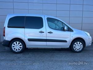Grey Citroen Berlingo 2014 in Kuressaare, with an engine capacity of 1.60 L and mileage of 185 thousand km for 5390 €, photo 7 on AUTOMOTO.COM.LV
