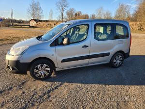 Pelēks Citroen Berlingo 2014 Tiri, ar dzinēja tilpumu 1.60 L un nobraukumu 330 tūkst. km par 4650 €, foto  vietnē AUTOMOTO.COM.LV