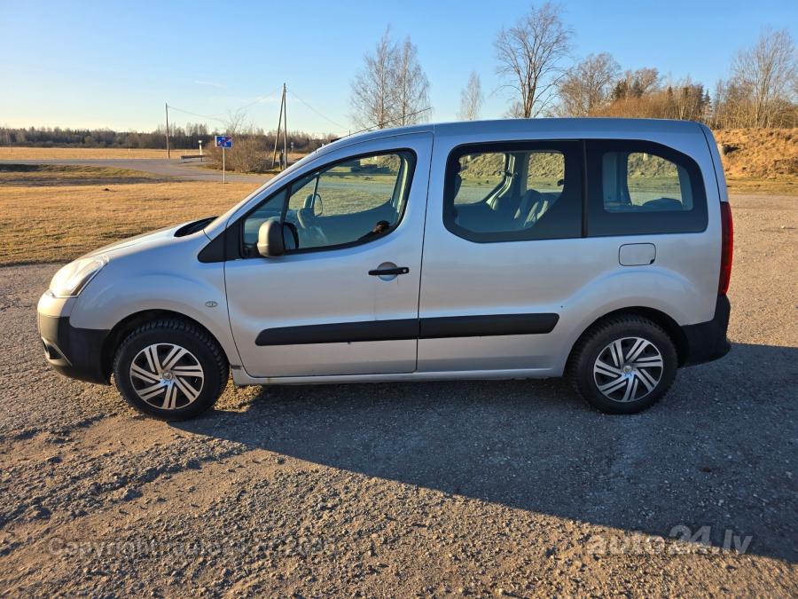 Pelēks Citroen Berlingo 2014 Tiri, ar dzinēja tilpumu 1.60 L un nobraukumu 330 tūkst. km par 4650 €, foto 7 vietnē AUTOMOTO.COM.LV