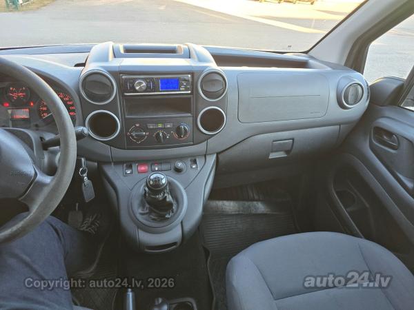 Pelēks Citroen Berlingo 2014 Tiri, ar dzinēja tilpumu 1.60 L un nobraukumu 330 tūkst. km par 4650 €, foto 10 vietnē AUTOMOTO.COM.LV
