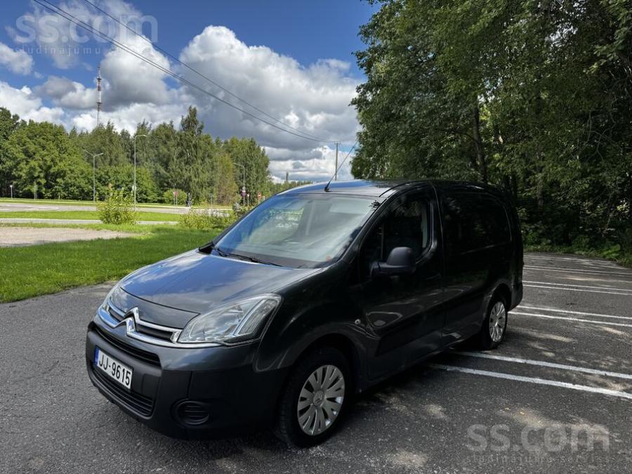 Pelēks Citroen Berlingo 2014 Valmiera, ar dzinēja tilpumu 1.60 L un nobraukumu 247 tūkst. km par 3500 €, foto 1 vietnē AUTOMOTO.COM.LV