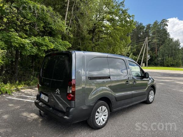 Pelēks Citroen Berlingo 2014 Valmiera, ar dzinēja tilpumu 1.60 L un nobraukumu 247 tūkst. km par 3500 €, foto 4 vietnē AUTOMOTO.COM.LV