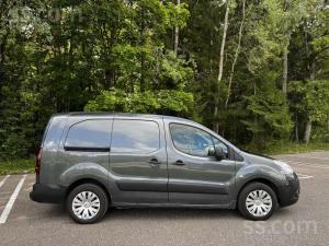 Pelēks Citroen Berlingo 2014 Valmiera, ar dzinēja tilpumu 1.60 L un nobraukumu 247 tūkst. km par 3500 €, foto 6 vietnē AUTOMOTO.COM.LV