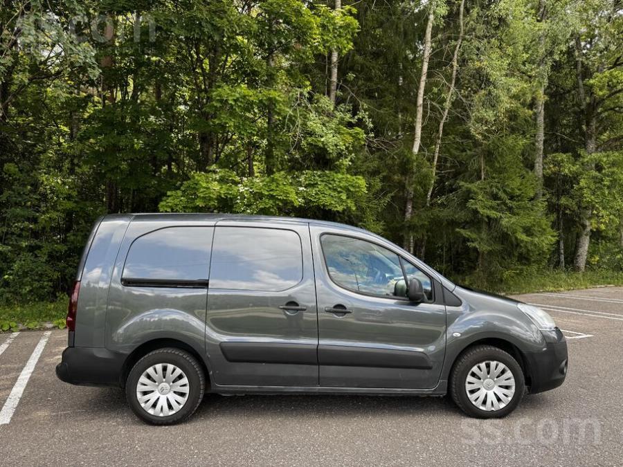 Pelēks Citroen Berlingo 2014 Valmiera, ar dzinēja tilpumu 1.60 L un nobraukumu 247 tūkst. km par 3500 €, foto 6 vietnē AUTOMOTO.COM.LV