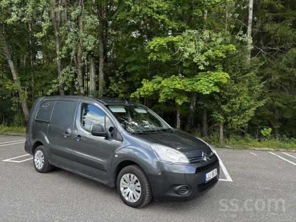 Pelēks Citroen Berlingo 2014 Valmiera, ar dzinēja tilpumu 1.60 L un nobraukumu 247 tūkst. km par 3500 €, foto 6 vietnē AUTOMOTO.COM.LV