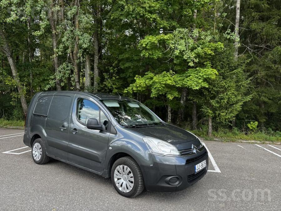 Pelēks Citroen Berlingo 2014 Valmiera, ar dzinēja tilpumu 1.60 L un nobraukumu 247 tūkst. km par 3500 €, foto 7 vietnē AUTOMOTO.COM.LV