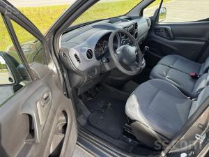 Pelēks Citroen Berlingo 2014 Valmiera, ar dzinēja tilpumu 1.60 L un nobraukumu 247 tūkst. km par 3500 €, foto 8 vietnē AUTOMOTO.COM.LV