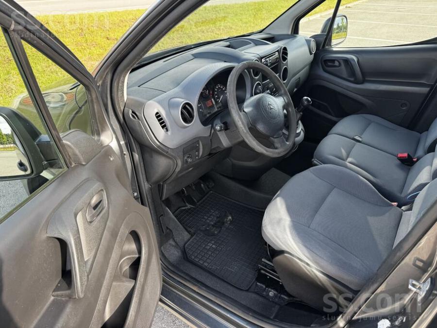 Pelēks Citroen Berlingo 2014 Valmiera, ar dzinēja tilpumu 1.60 L un nobraukumu 247 tūkst. km par 3500 €, foto 8 vietnē AUTOMOTO.COM.LV