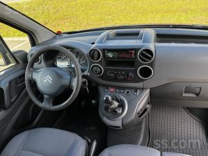 Pelēks Citroen Berlingo 2014 Valmiera, ar dzinēja tilpumu 1.60 L un nobraukumu 247 tūkst. km par 3500 €, foto 10 vietnē AUTOMOTO.COM.LV