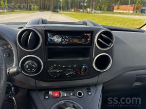 Pelēks Citroen Berlingo 2014 Valmiera, ar dzinēja tilpumu 1.60 L un nobraukumu 247 tūkst. km par 3500 €, foto 11 vietnē AUTOMOTO.COM.LV