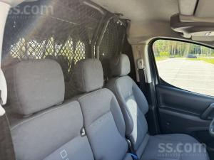 Pelēks Citroen Berlingo 2014 Valmiera, ar dzinēja tilpumu 1.60 L un nobraukumu 247 tūkst. km par 3500 €, foto 12 vietnē AUTOMOTO.COM.LV