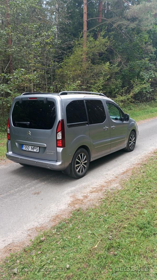 Pelēks Citroen Berlingo 2015 Tallina, ar dzinēja tilpumu 1.60 L un nobraukumu 219 tūkst. km par 6400 €, foto 4 vietnē AUTOMOTO.COM.LV