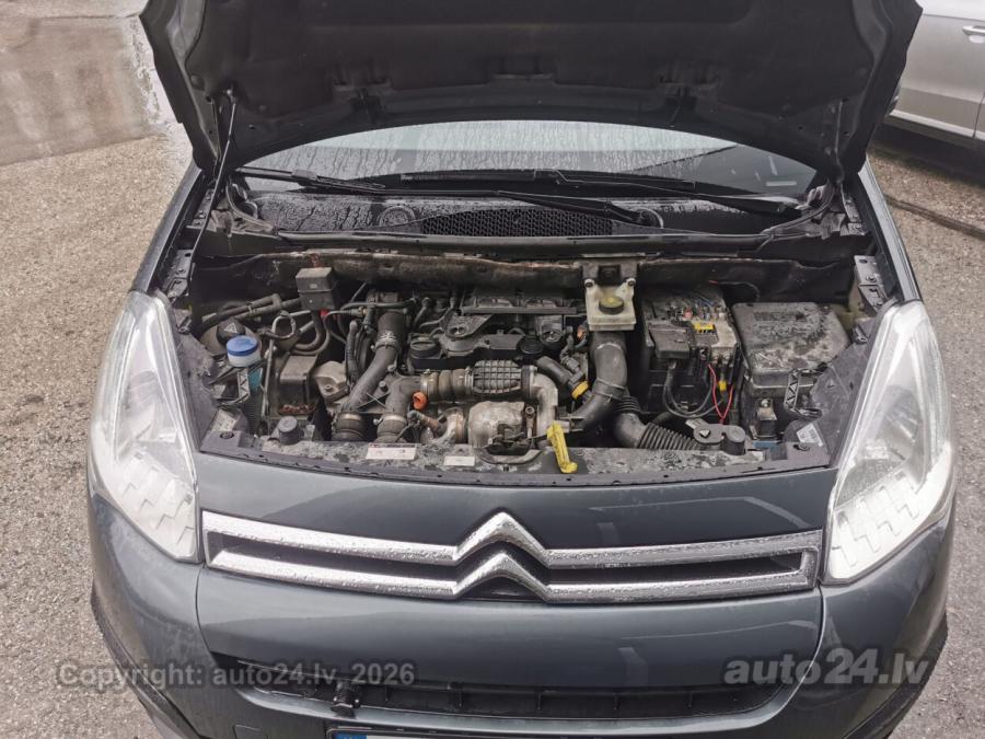 Grey Citroen Berlingo 2015 in Tallinn, with an engine capacity of 1.60 L and mileage of 201 thousand km for 7977 €, photo 5 on AUTOMOTO.COM.LV